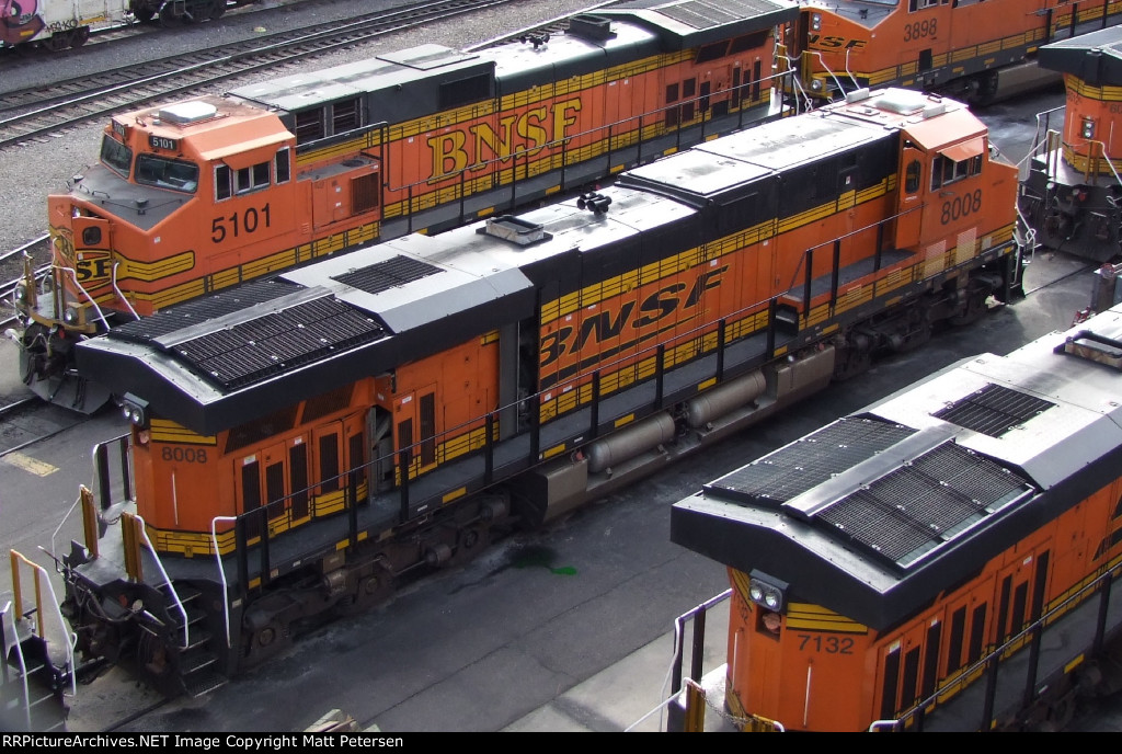 BNSF 8008